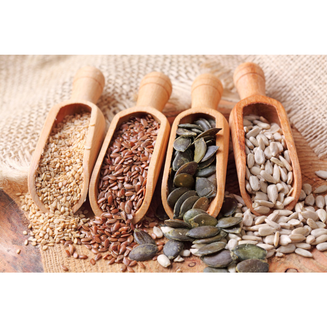 Здравословни семена - сусамово, слънчогледово, тиквено, кайсиеви ядки ...